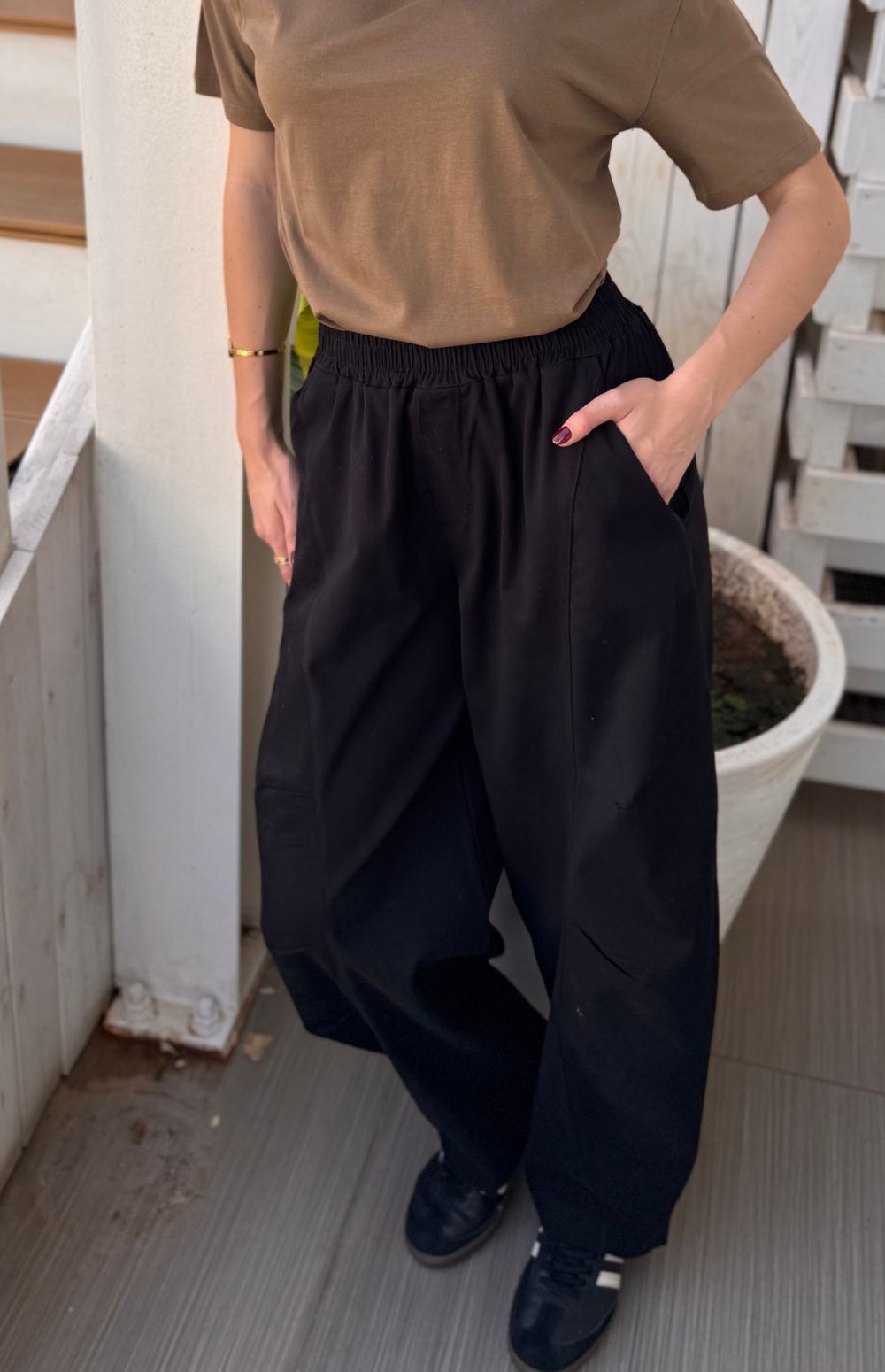 WIDE LEG BARREL TROUSERS
