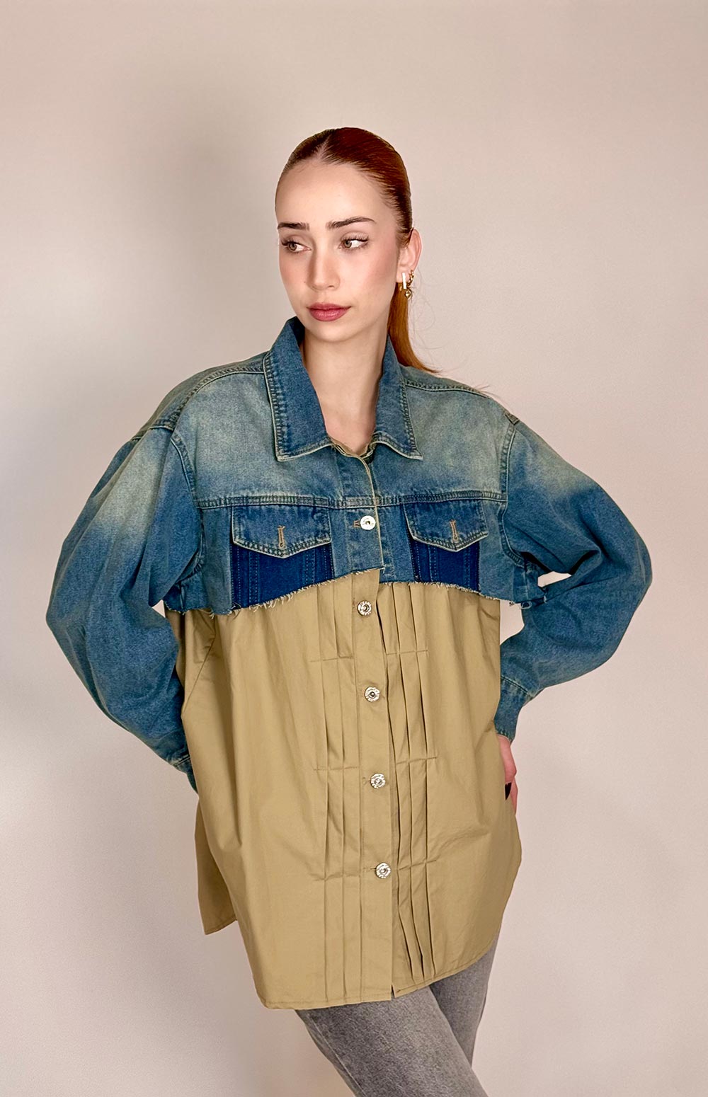 BEIGE SHIRT WITH CROP DENIM