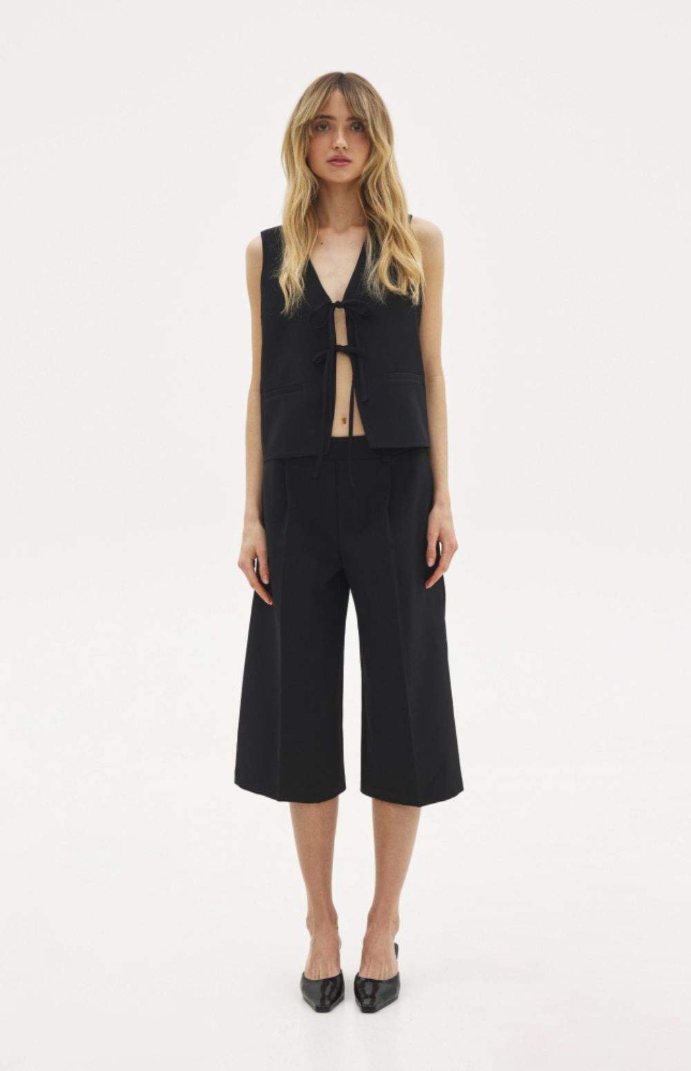 ERIKA BERMUDA | BLACK SUNSETGO